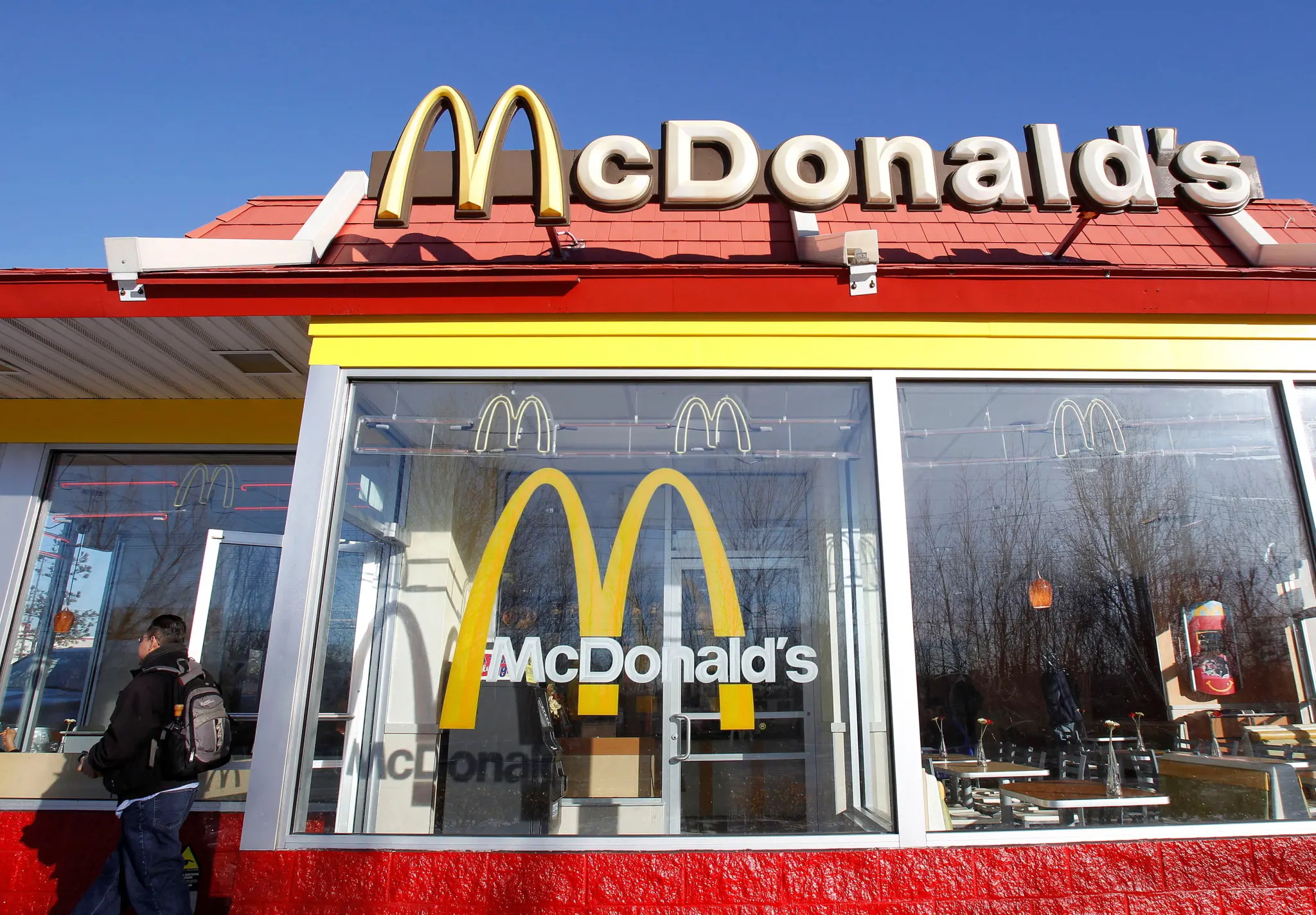 McDonald's Set to Bring Back 'Everyone's Favorite Sandwich' - Think ...